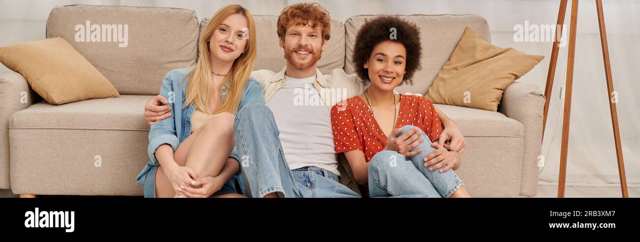Hug triangle hi-res stock photography and images - Alamy