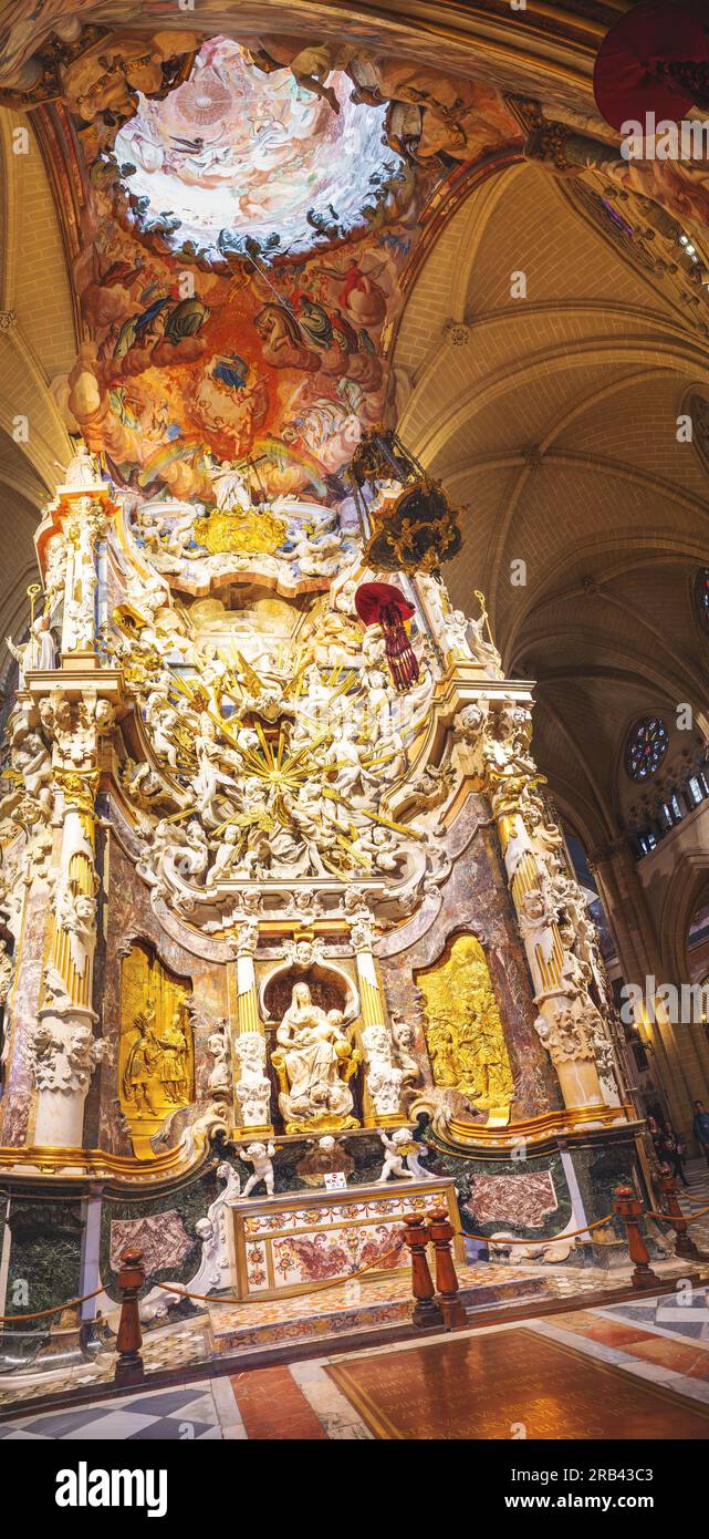 El Transparente altarpiece at Toledo Cathedral Interior - Toledo, Spain ...