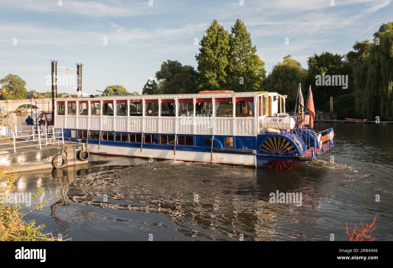The New Southern Belle - a Mississippi style stern-wheeler paddle ...