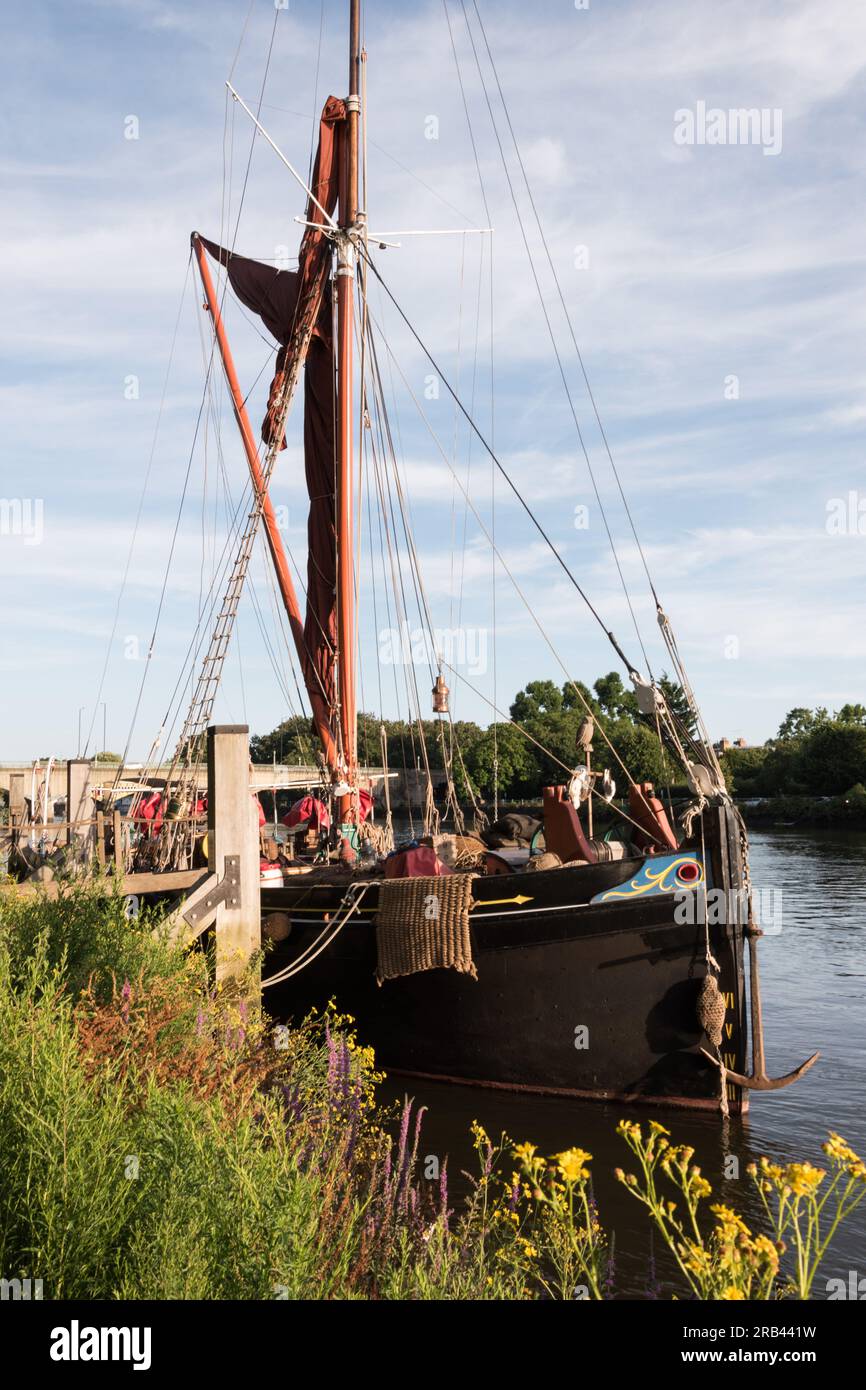 Thames sailing barge history hi-res stock photography and images - Alamy