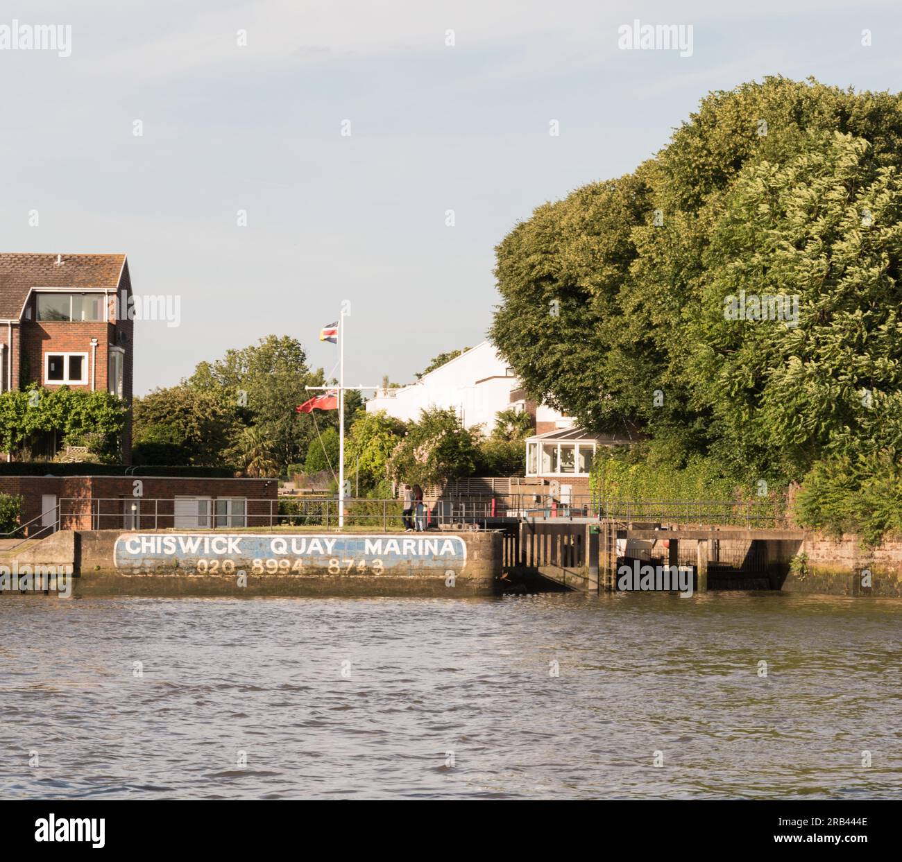 Chiswick quay boat club hi-res stock photography and images - Alamy
