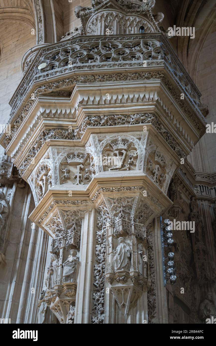 Pillar with Y and F letters (Isabella and Ferdinand Initials) at ...