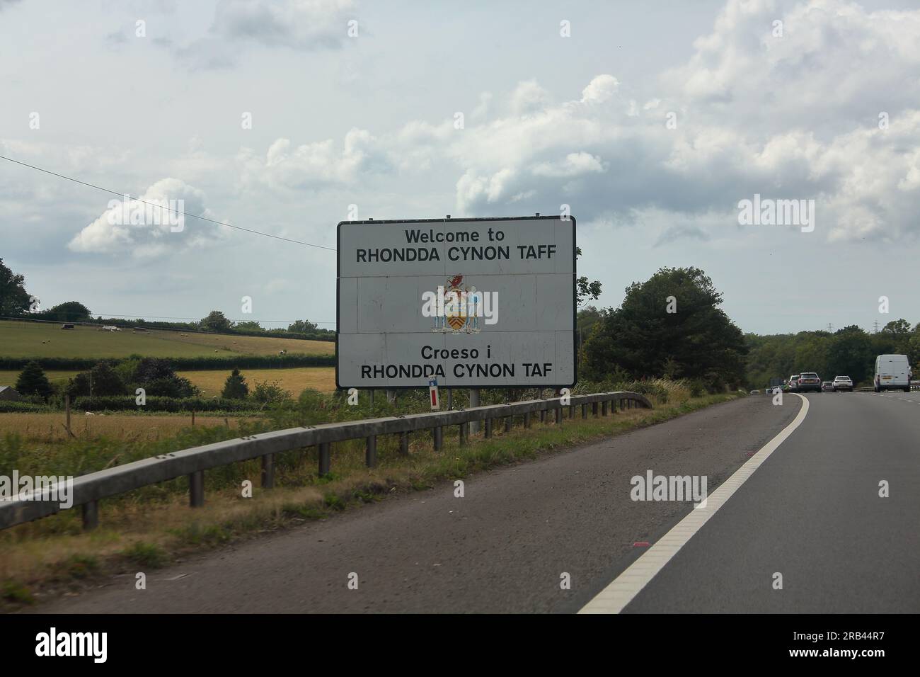 Easy read sign board hi-res stock photography and images - Alamy