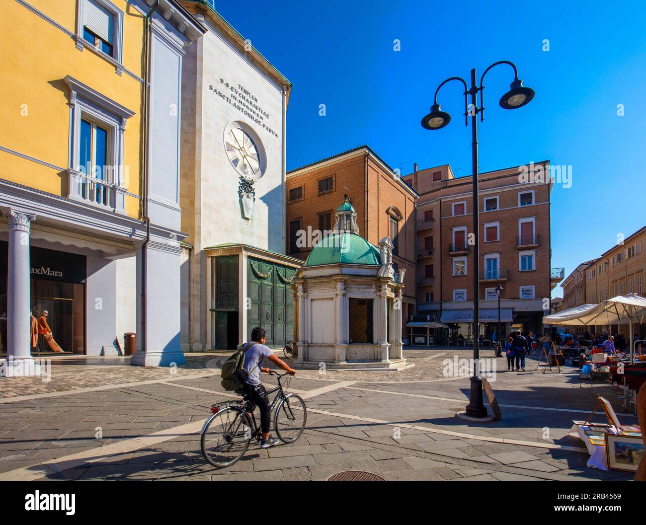 Rimini the piazza tre martiri hi-res stock photography and images - Alamy
