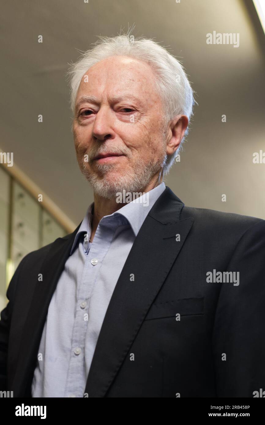 Nobel laureate John Maxwell Coetzee leaves a legacy in the Caja de las ...