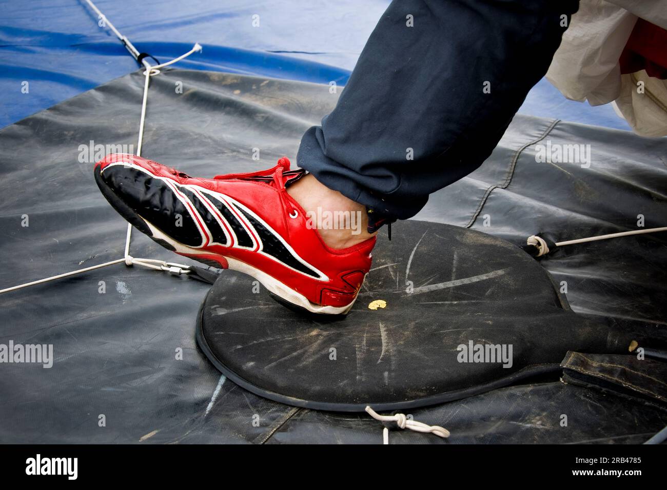 Parachuting school hi-res stock photography and images - Alamy