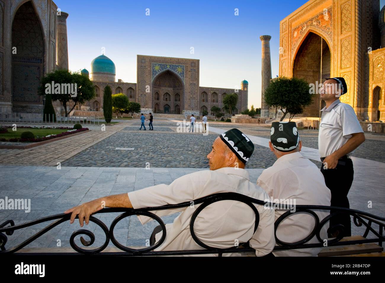 Uzbekistan samarkand daily life hi-res stock photography and images - Alamy