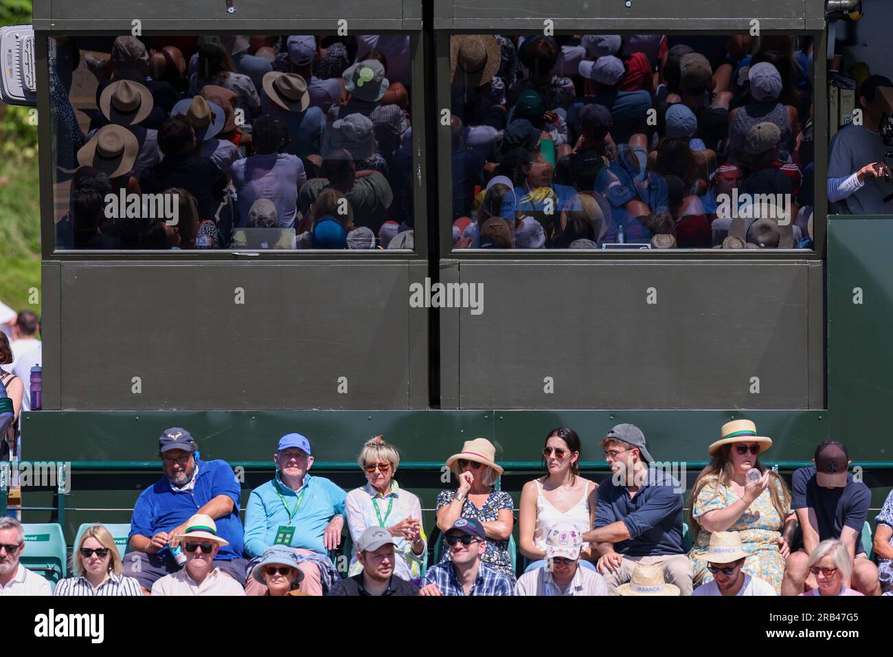 Commentary box hi-res stock photography and images - Alamy