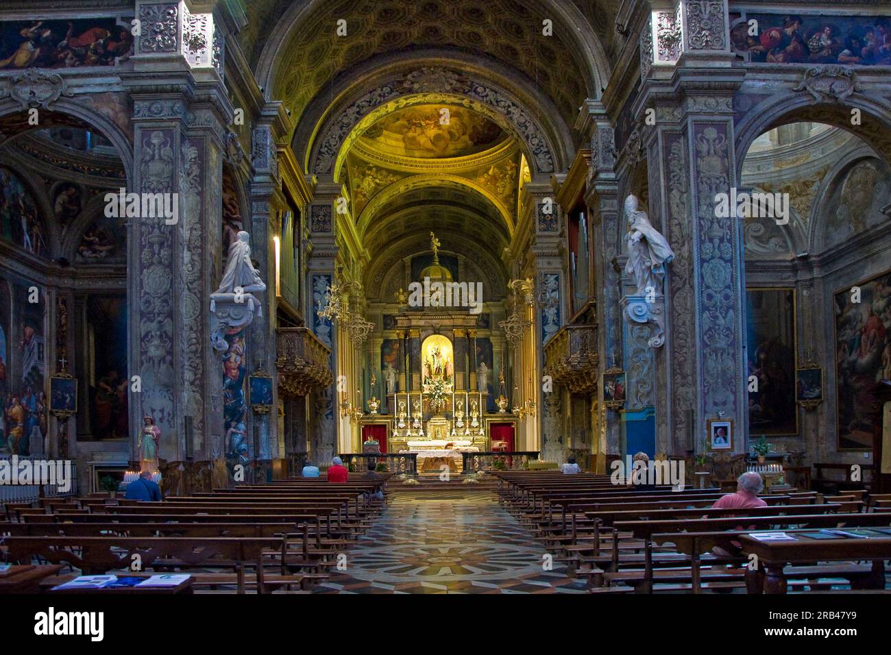 Church basilica building buildings hi-res stock photography and images ...