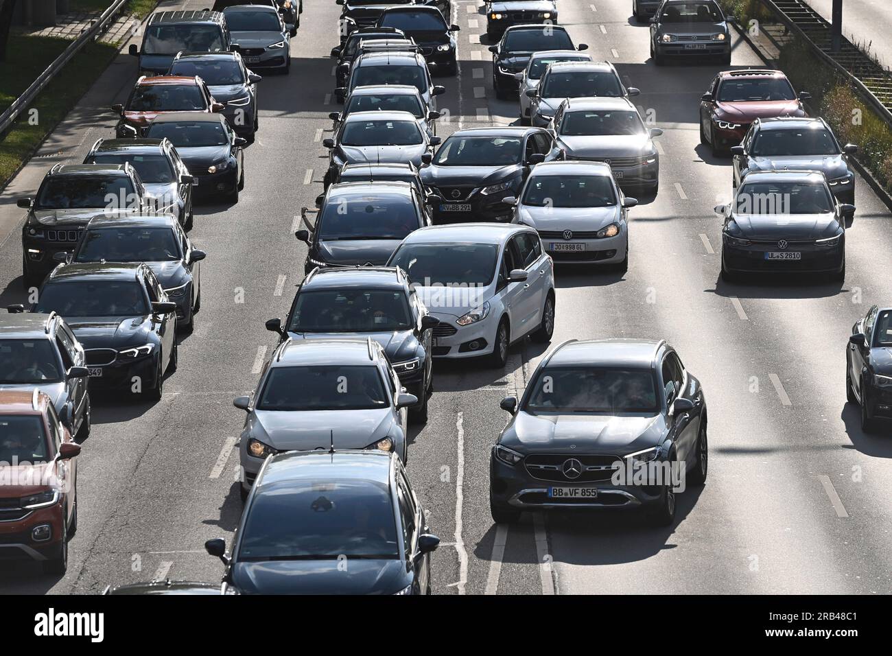 Munich, Deutschland. 06th July, 2023. Clogged main road, traffic jam ...