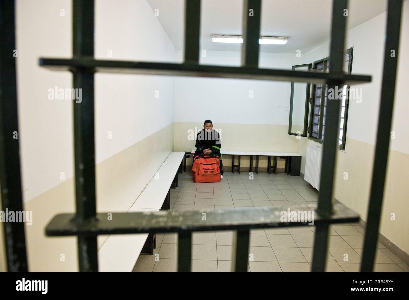 Prisoner prison outside hi-res stock photography and images - Alamy