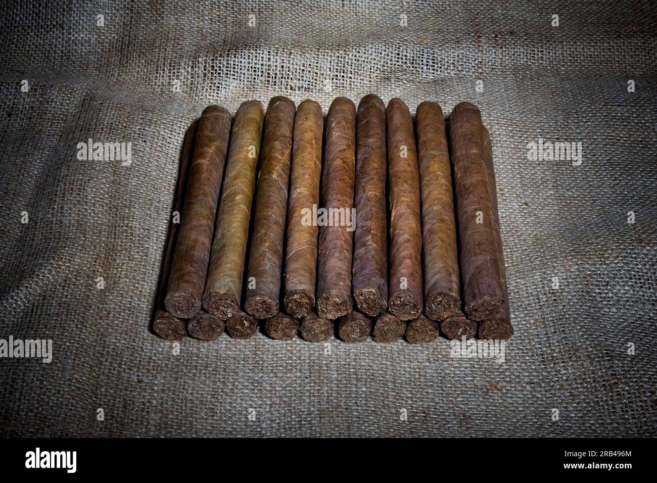 Cuban cigars hi-res stock photography and images - Alamy