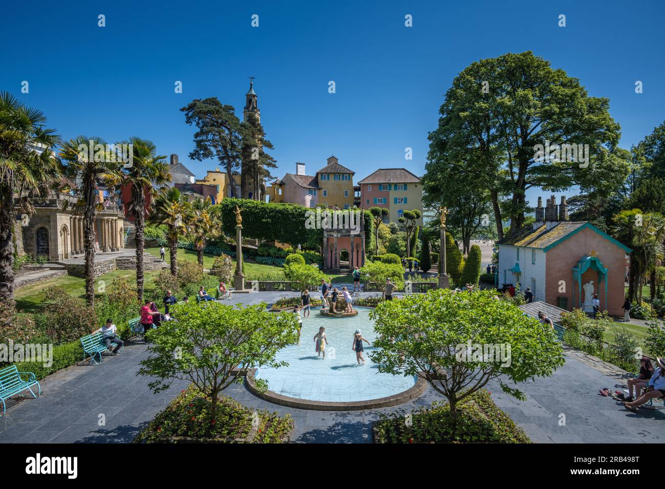 Blue pool wales hi-res stock photography and images - Alamy