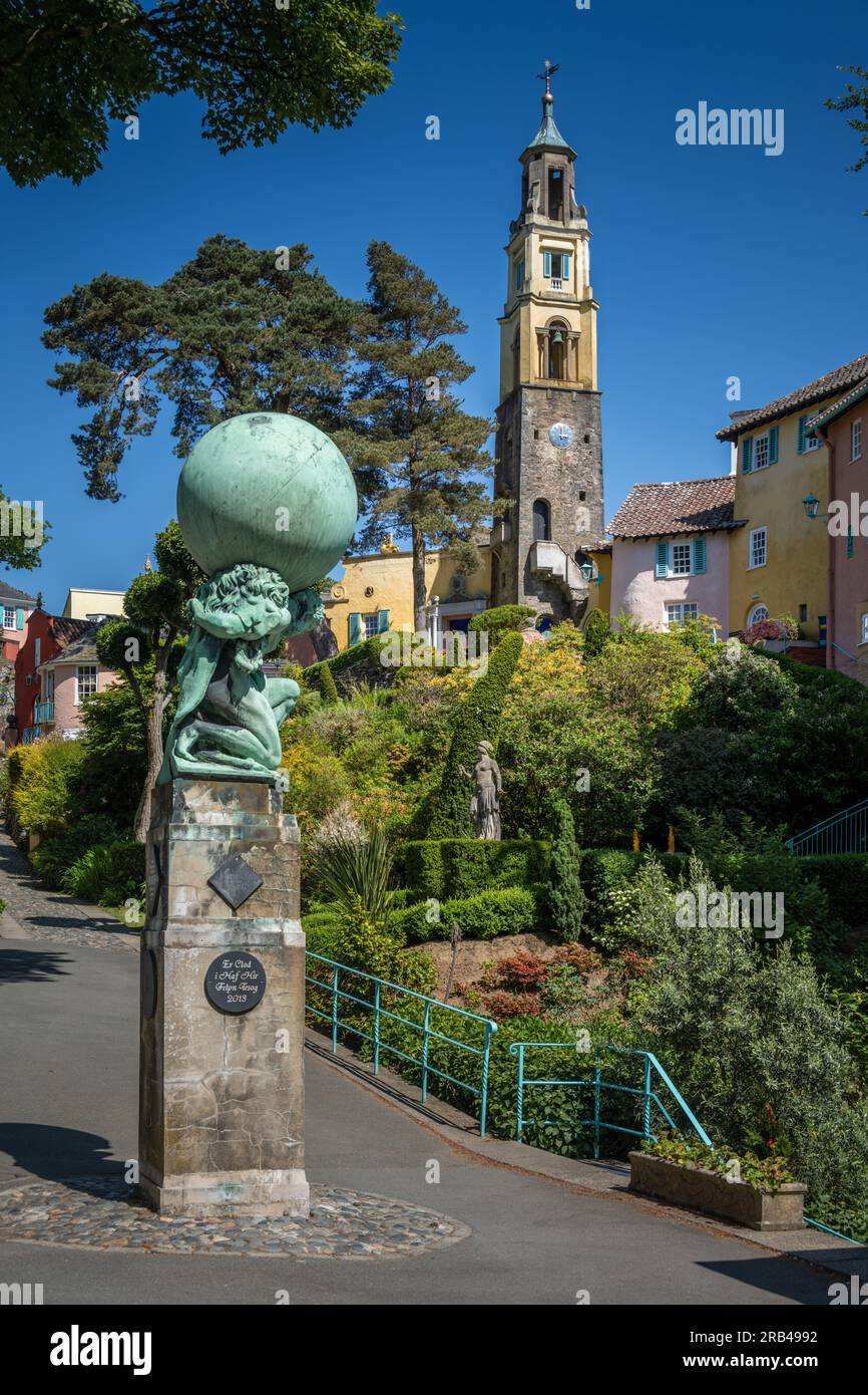 The Bell Tower & Hercules Statue, Portmeirion, North Wales, UK Stock ...