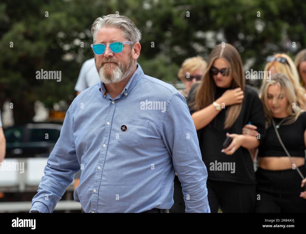 Tim Edwards, the father of Elle Edwards, and other family members ...