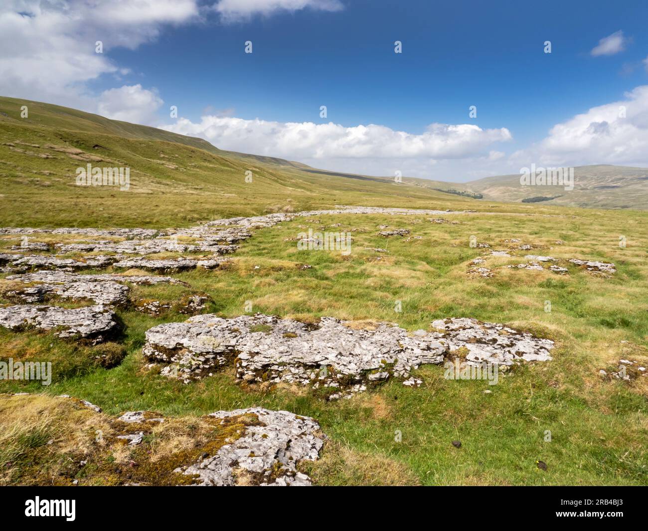 Limestone pavement above Kingsdale in the Yorkshire Dales, UK Stock ...
