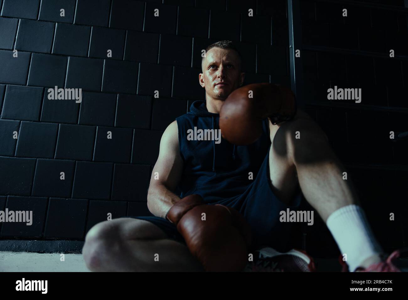 Tired male boxer resting boxing hi-res stock photography and images - Alamy