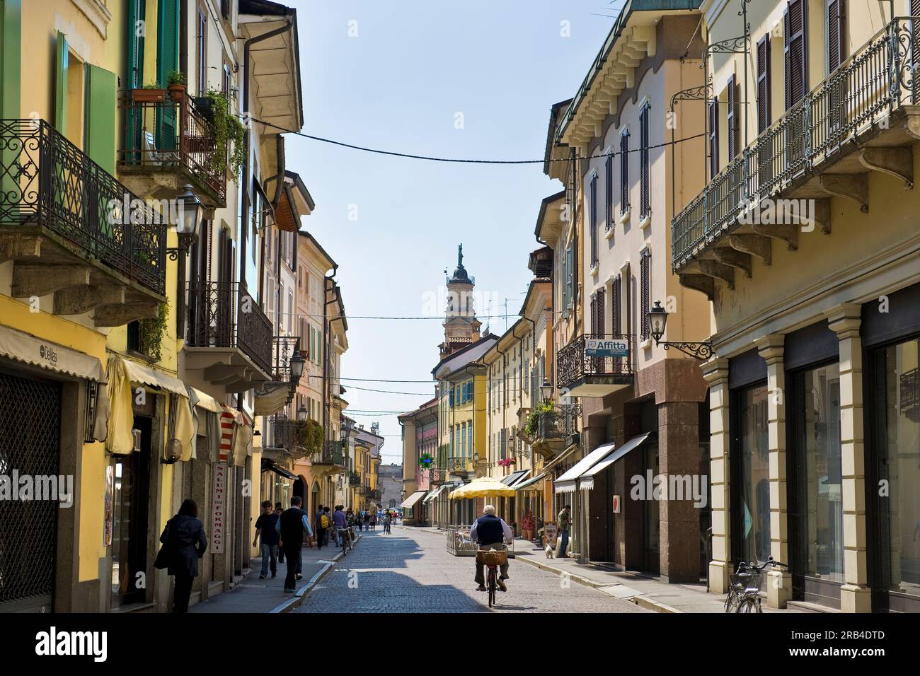 Crema italy hi-res stock photography and images - Alamy