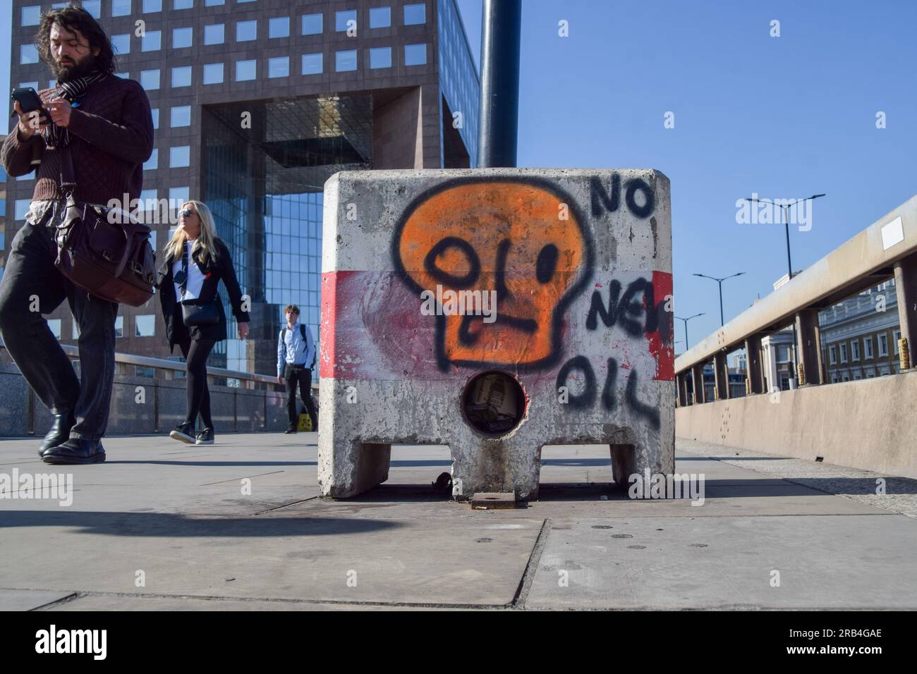 Just stop oil logo hi-res stock photography and images - Alamy