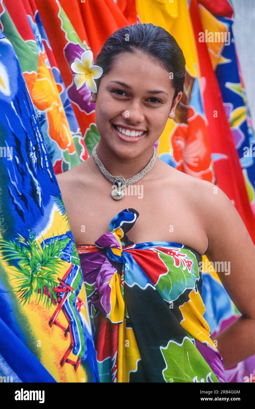 Polynesian dress hi-res stock photography and images - Alamy