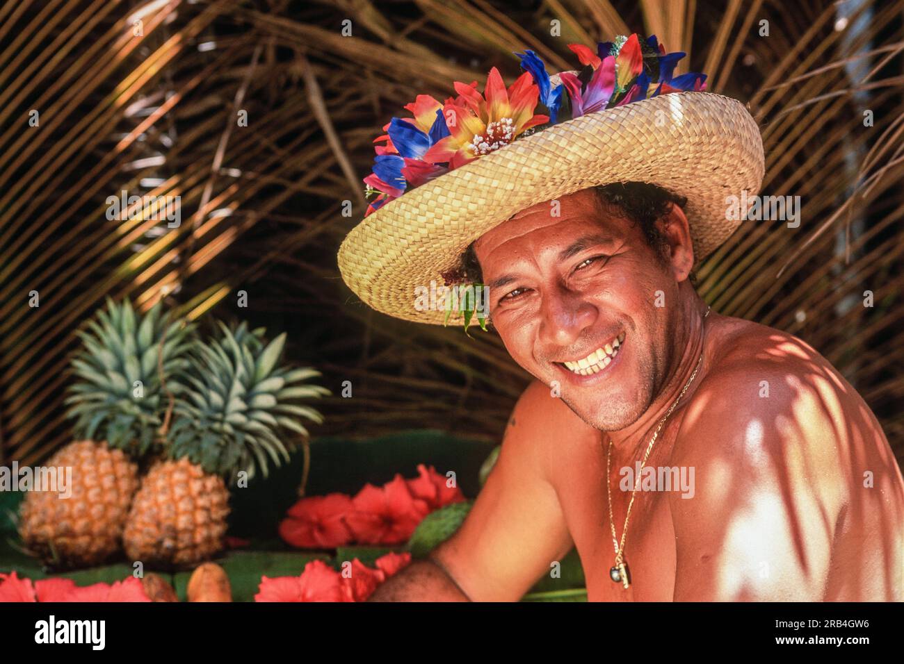 Polynesian man hi-res stock photography and images - Alamy
