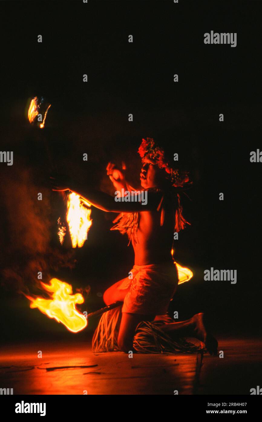 Samoan fire knife dance hi-res stock photography and images - Alamy