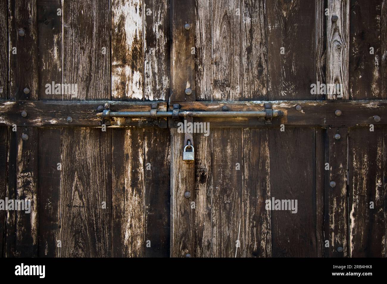 Medieval latch hi-res stock photography and images - Alamy