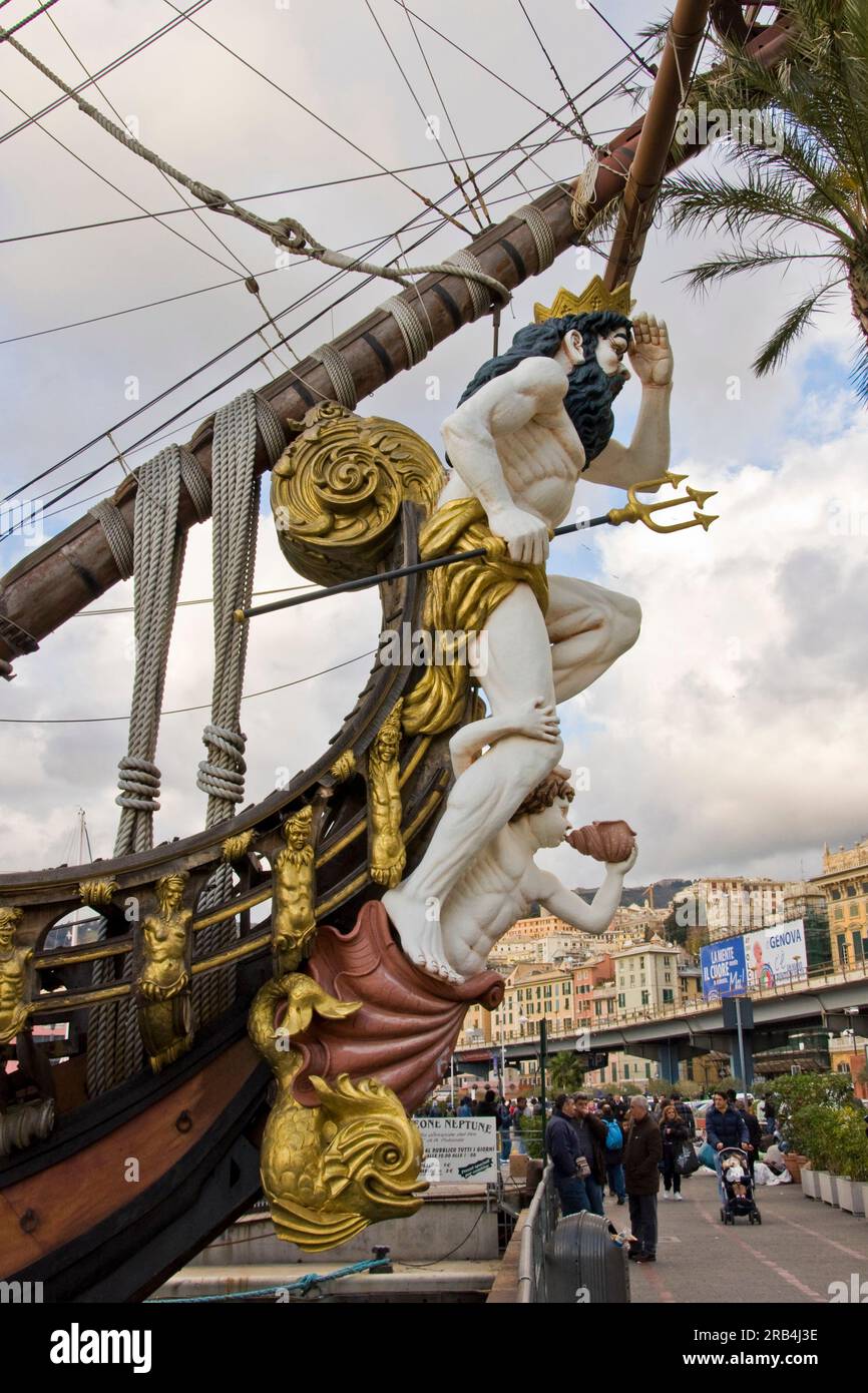 Old galleon hi-res stock photography and images - Alamy