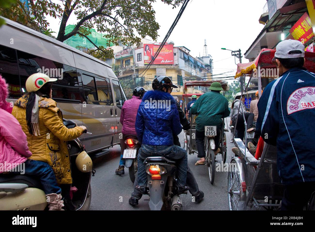 Traffic hanoi hi-res stock photography and images - Alamy