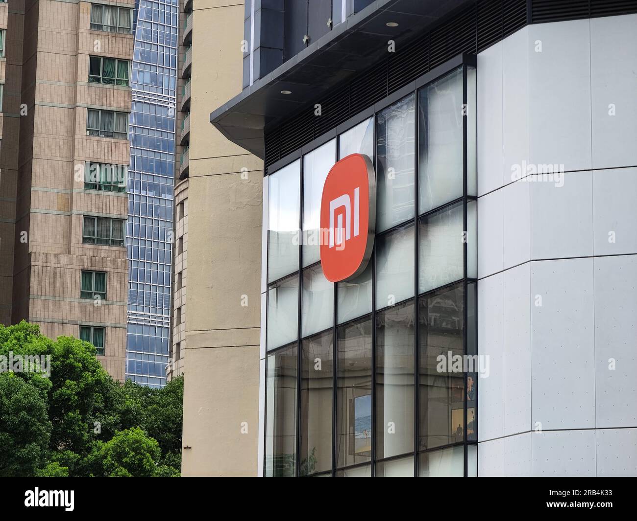 Xiaomi logo on retail store window facade at Xujiahui, Shanghai, China Stock Photo - Alamy
