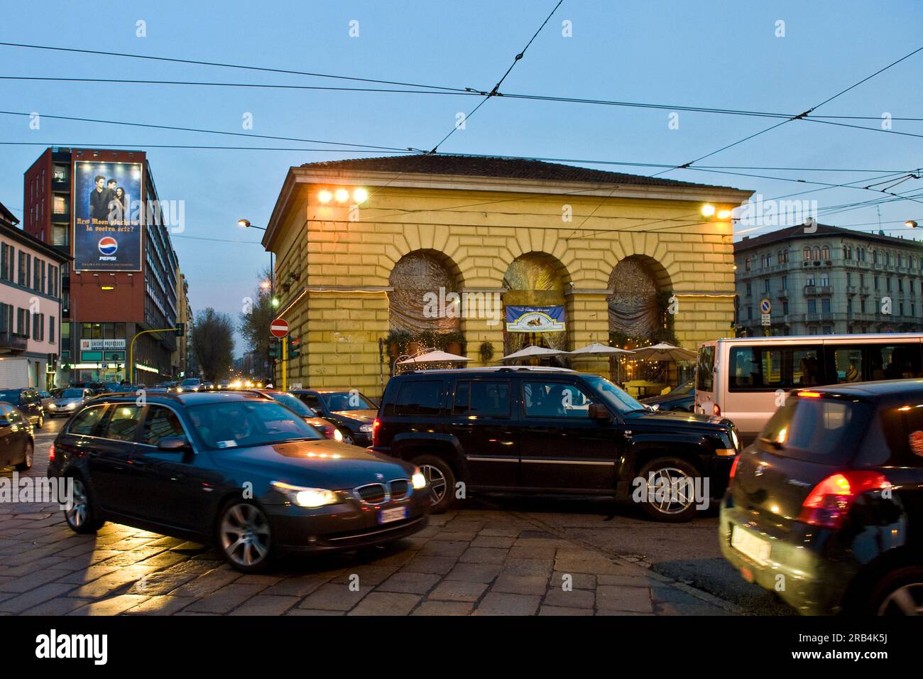 Traffic milan hi-res stock photography and images - Alamy