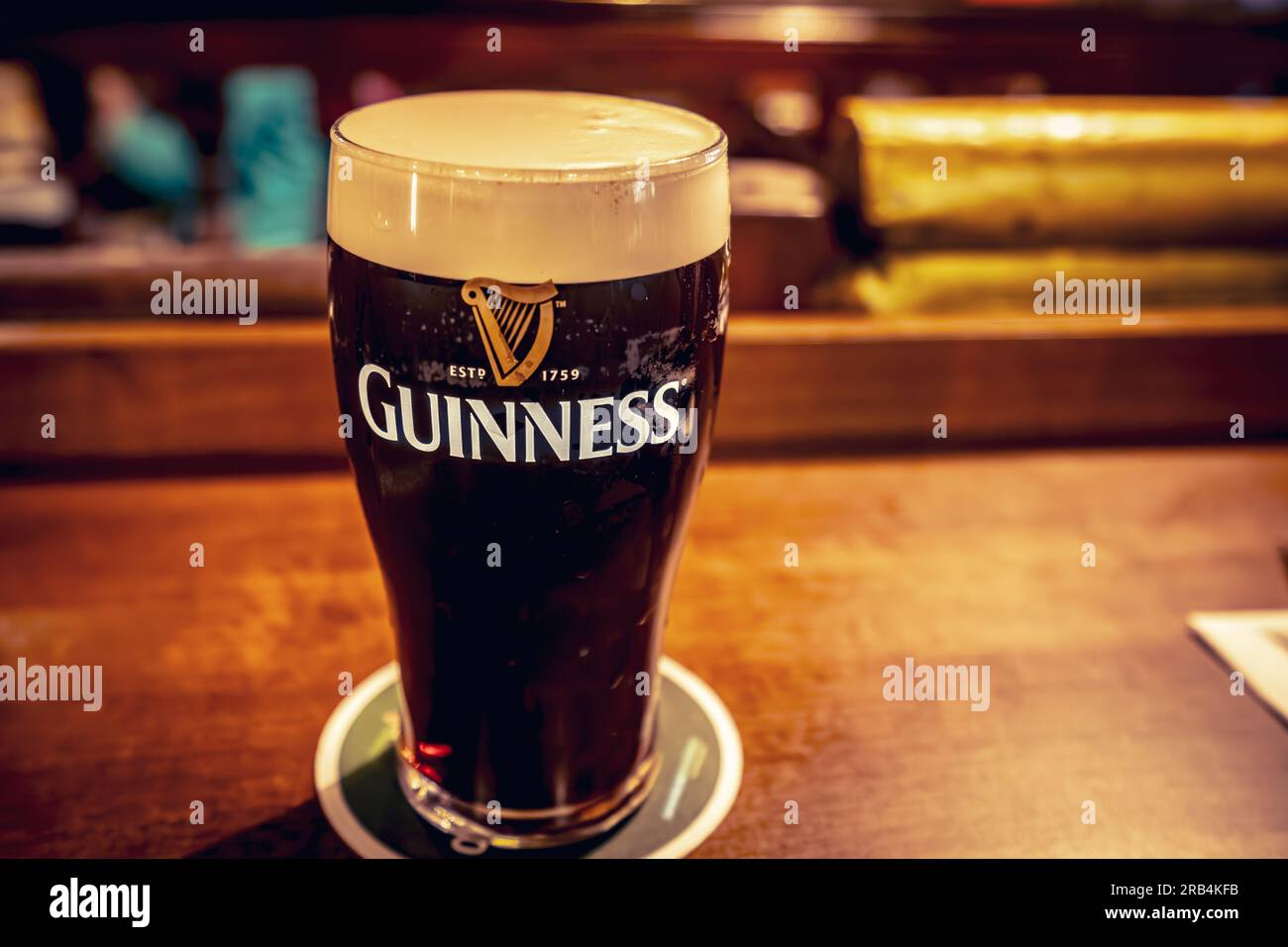 Guinness beer hi-res stock photography and images - Alamy