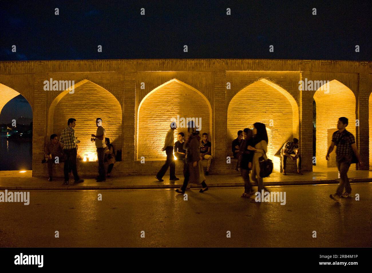 Khajoo bridge isfahan hi-res stock photography and images - Alamy