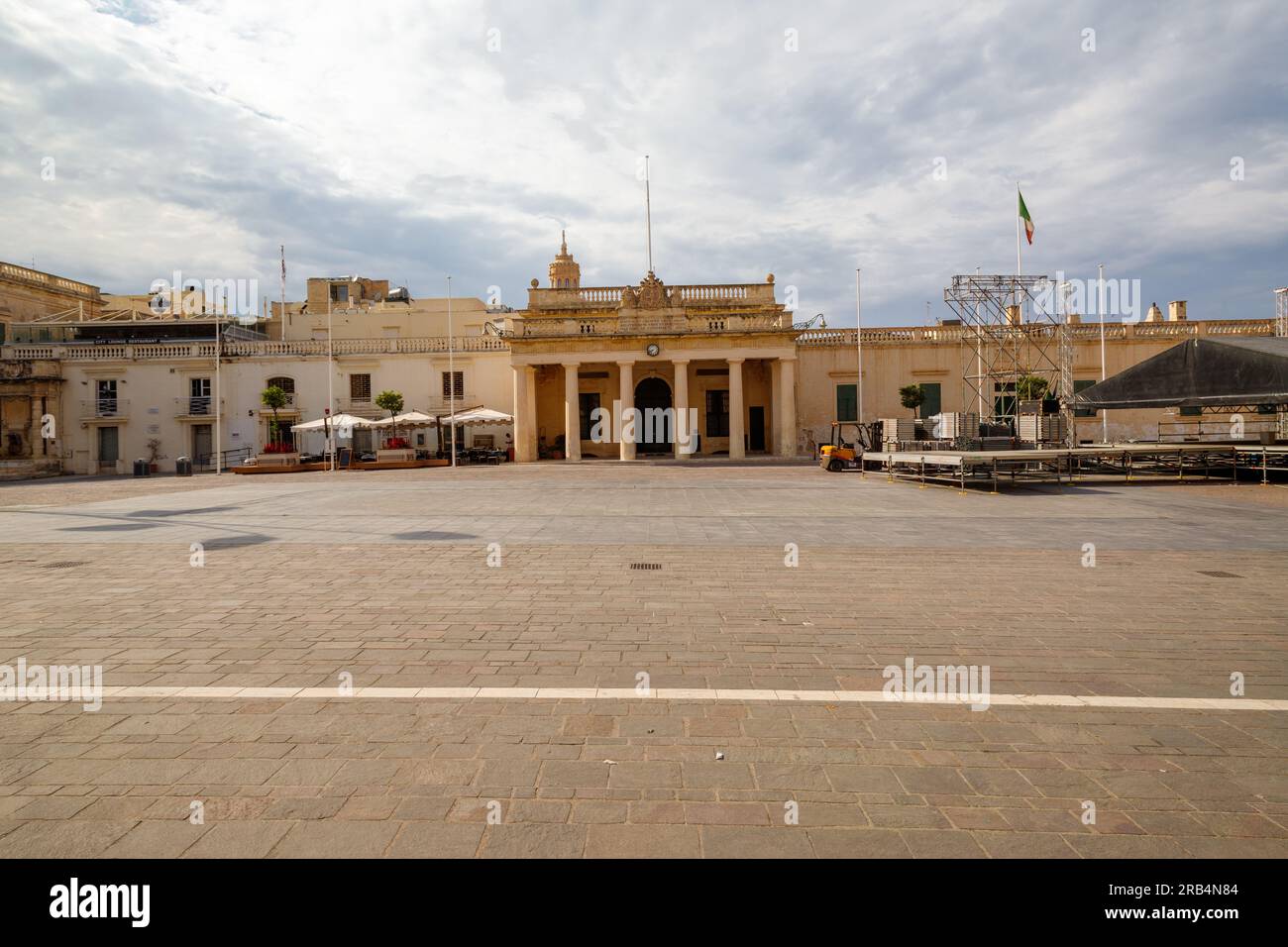 St George Square and Palace Armoury in Old Town of Valletta in the ...