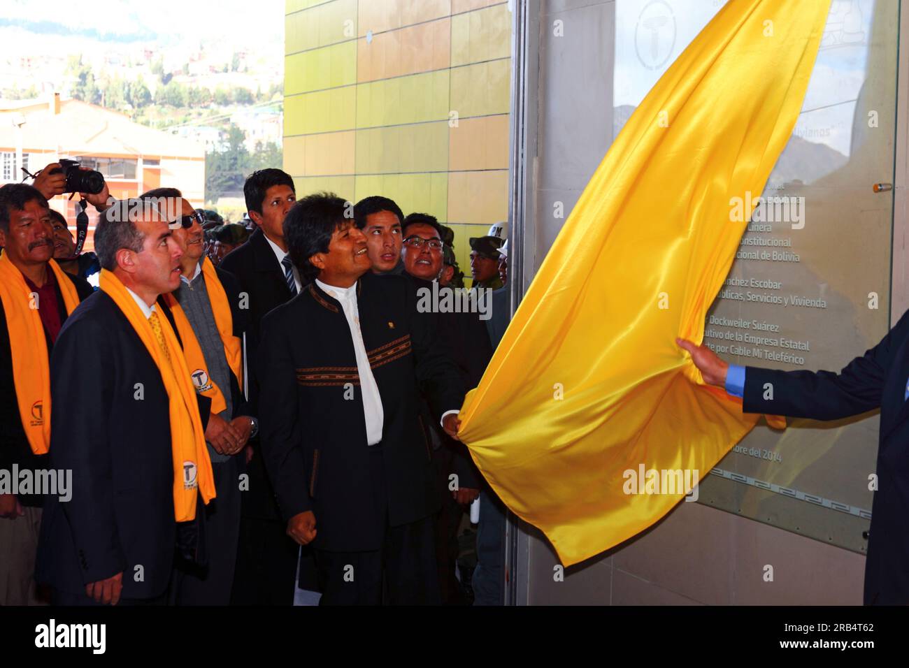 Removing yellow curtain hi-res stock photography and images - Alamy