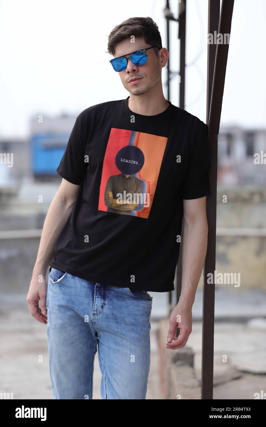 Fashion model in graphic tee hi-res stock photography and images - Alamy