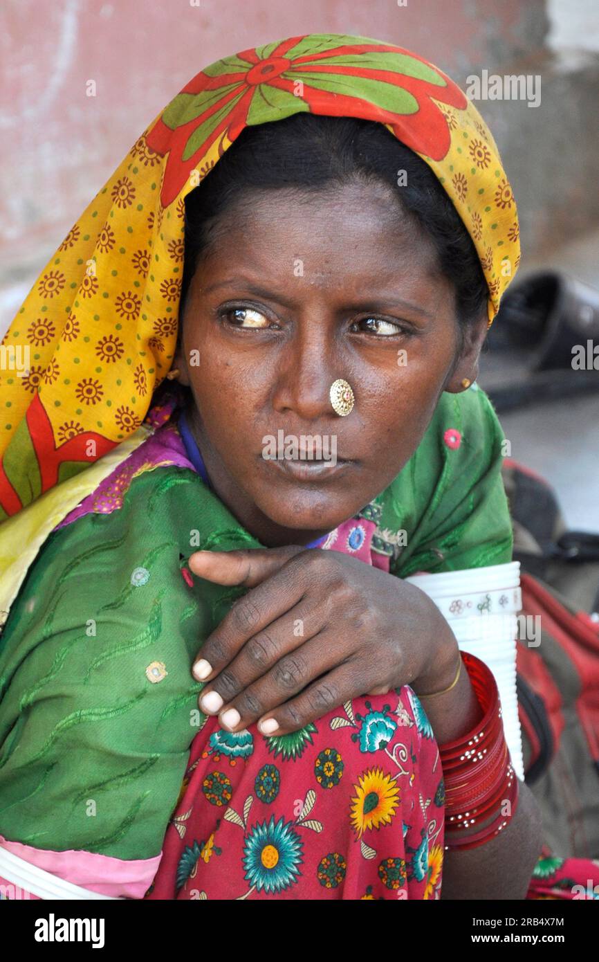 Gujarat. Rann of Kutch. Mengal tribe. woman Stock Photo - Alamy