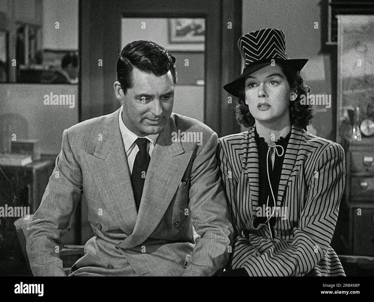 USA. Cary Grant and Rosalind Russell in a scene from the (C)Columbia ...