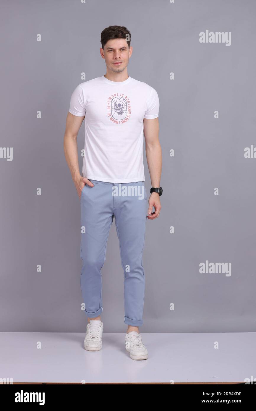 Fashion model in graphic tee hi-res stock photography and images - Alamy
