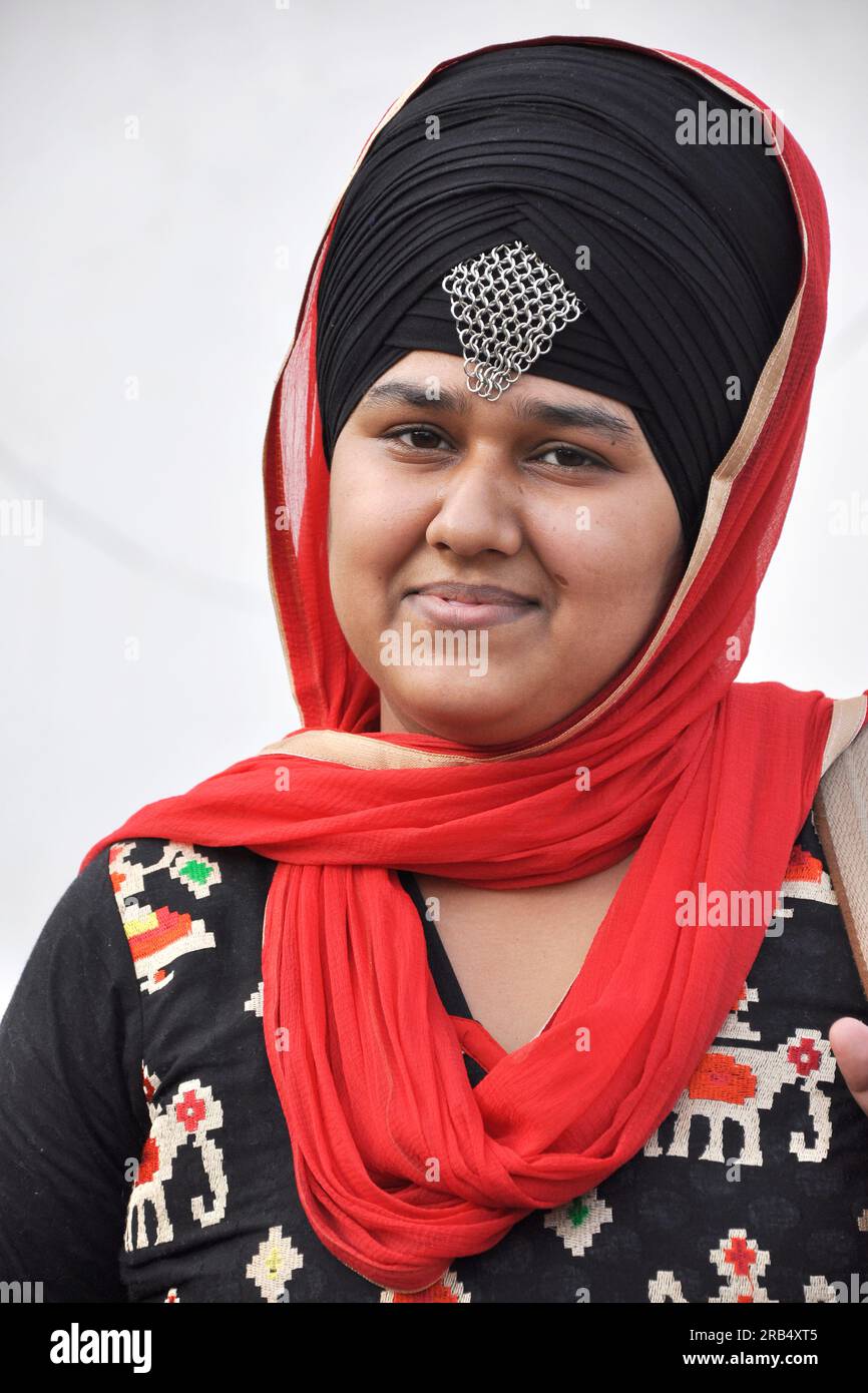 India. Punjab. Anandpur Sahib. Sikh woman Stock Photo - Alamy
