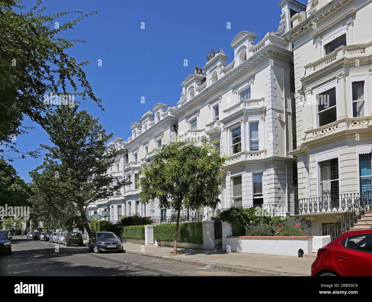 London, UK: Luxury houses in Pembridge Square, Notting Hill Gate, one ...
