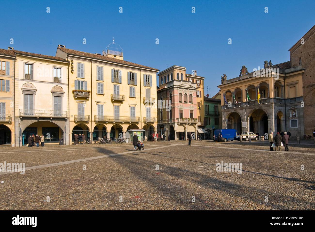 Lodi square hi-res stock photography and images - Alamy