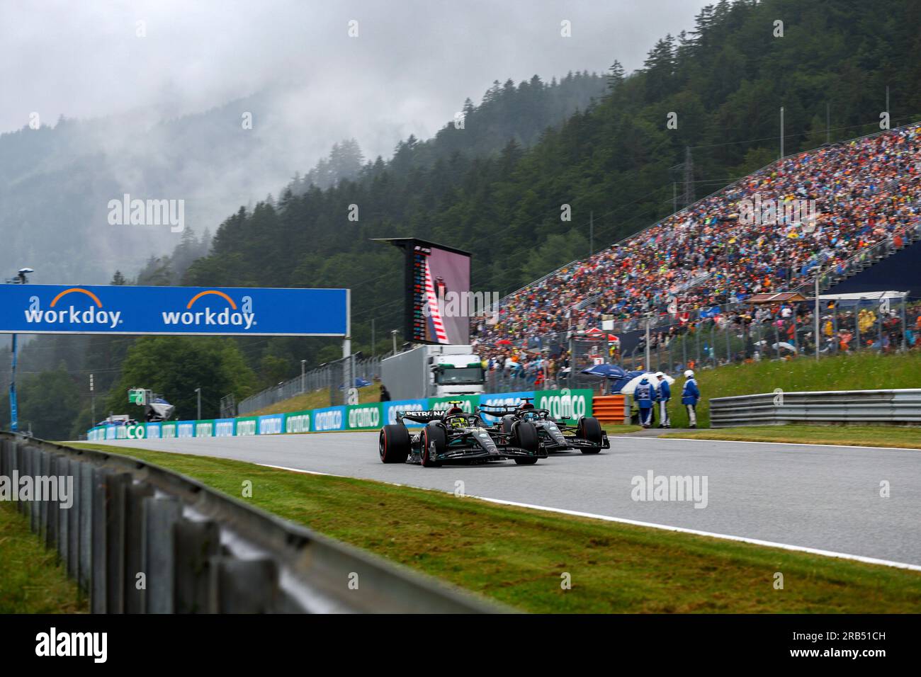 #44 Lewis Hamilton (GBR, Mercedes-AMG Petronas F1 Team), #63 George ...