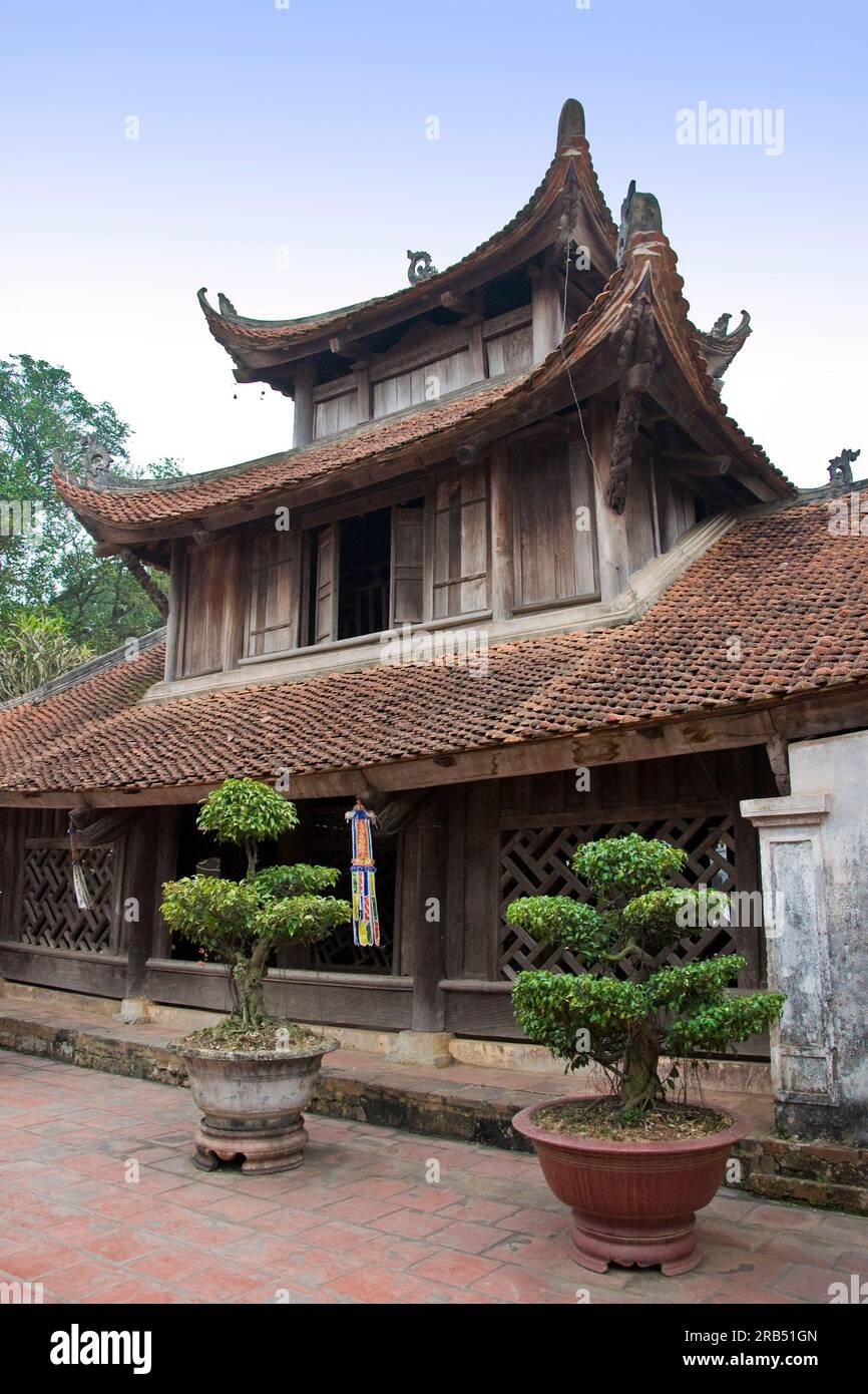 But Thap Pagoda. Surroundin of Hanoi. Vietnam Stock Photo - Alamy