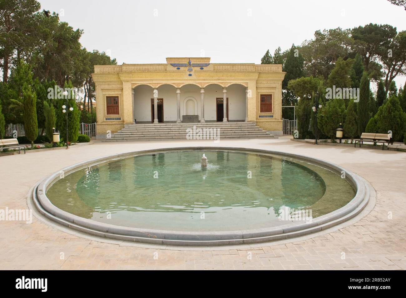 Zoroastrian architecture hi-res stock photography and images - Alamy