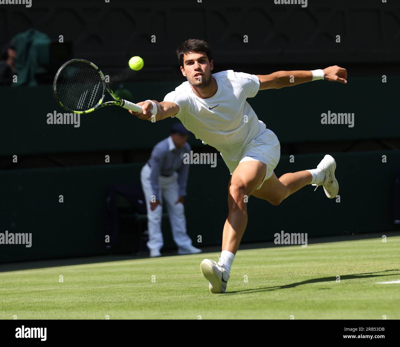 Carlos alcaraz forehand hi-res stock photography and images - Alamy