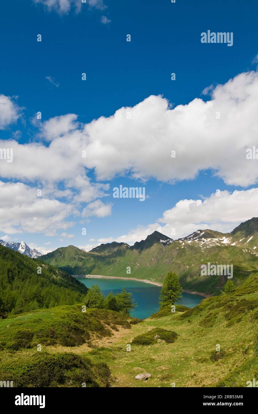 Ritom lake. quinto. priora valley. Switzerland Stock Photo - Alamy