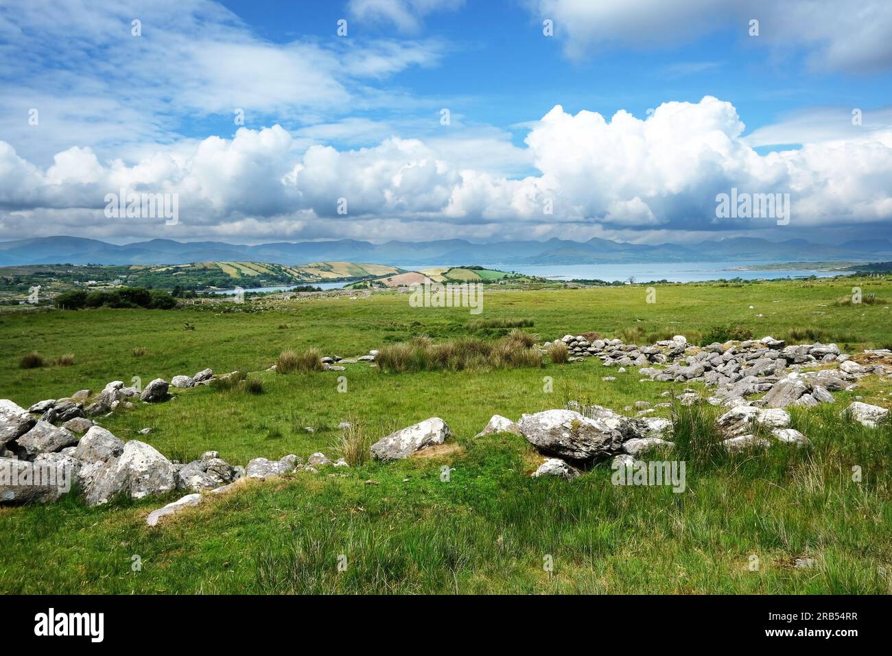 Ring fort rath hi-res stock photography and images - Alamy