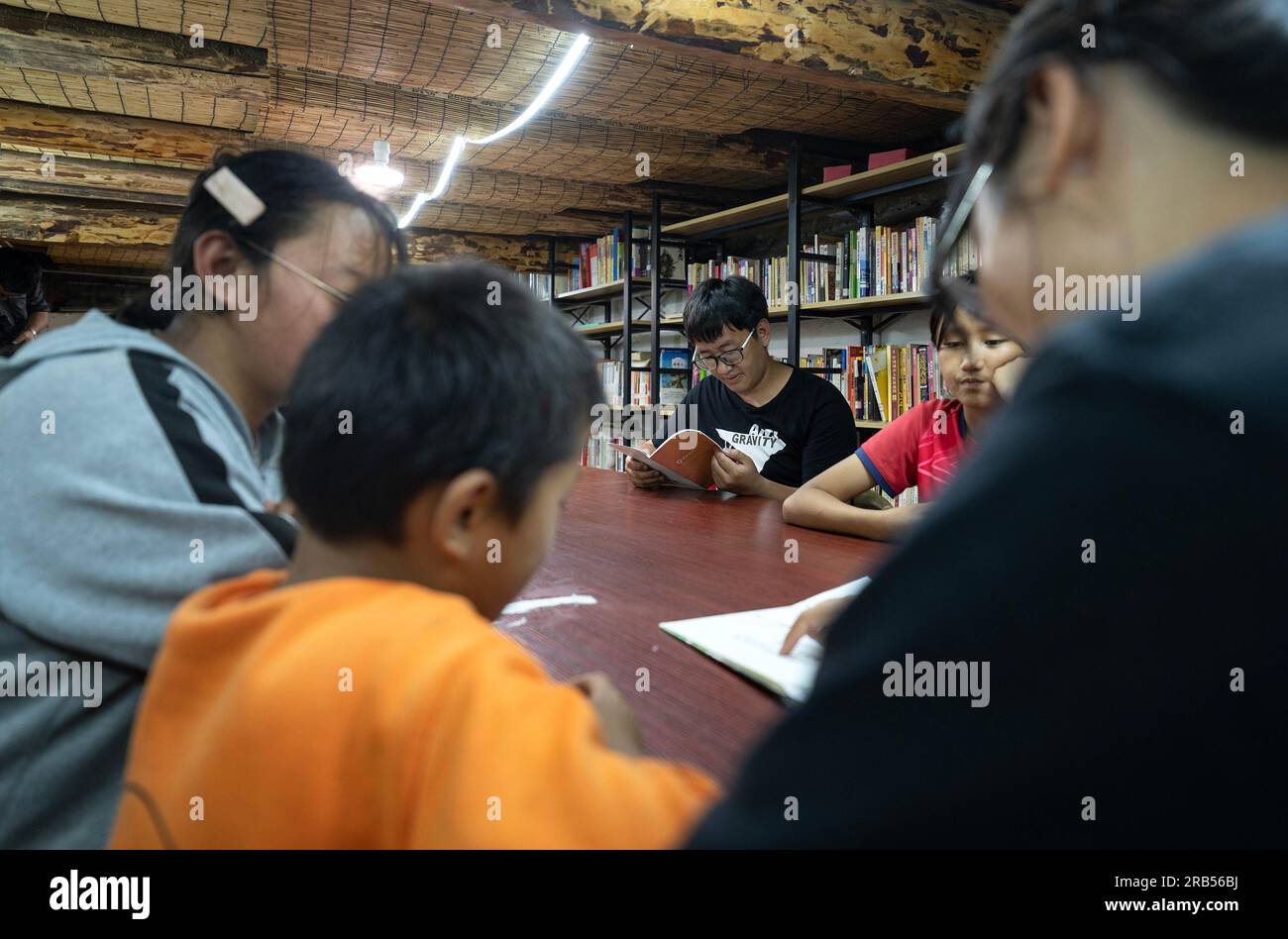 Qiunatong hi-res stock photography and images - Alamy