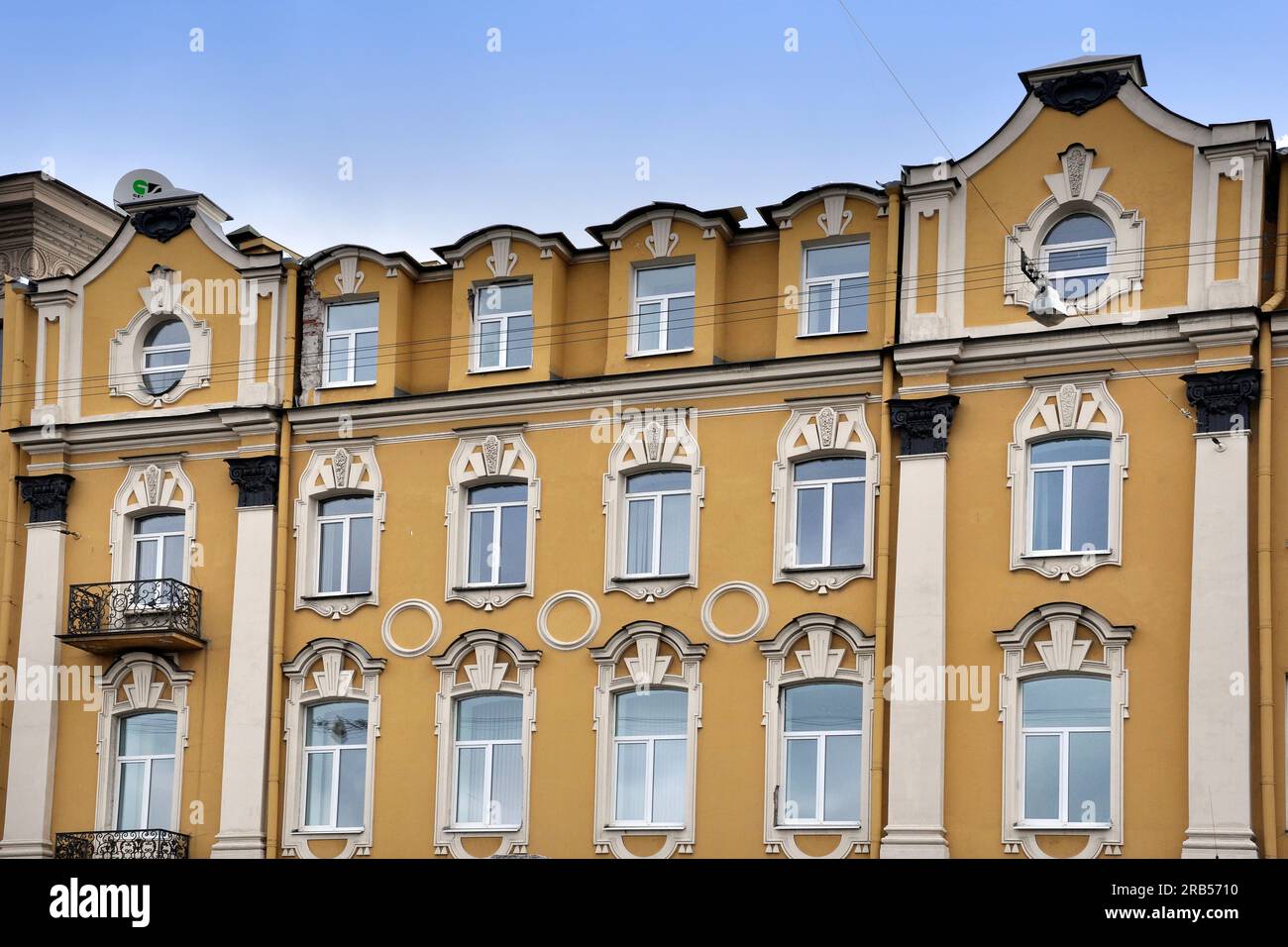 Traditional russian houses hi-res stock photography and images - Alamy